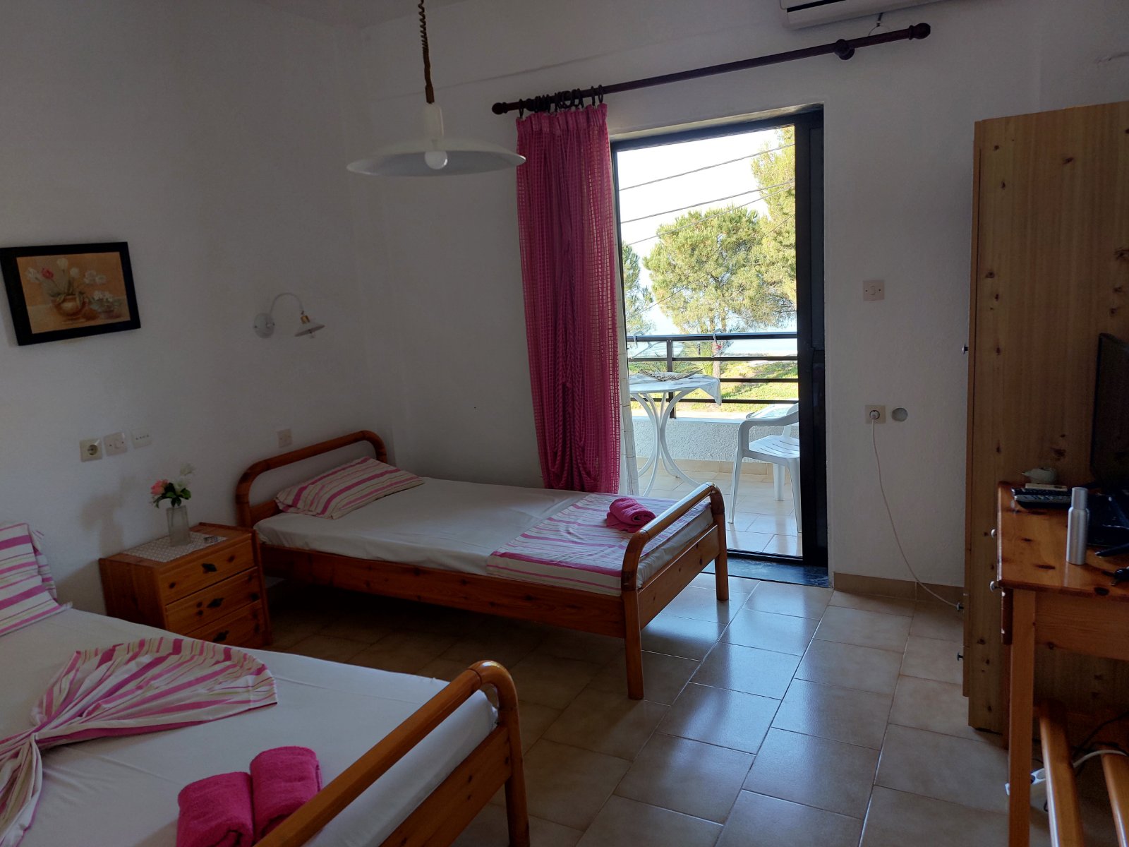 Toroni Studios - Escape Travel Agency